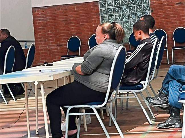 Cop getuig oor bloed op laken in Kelly se shack | Son