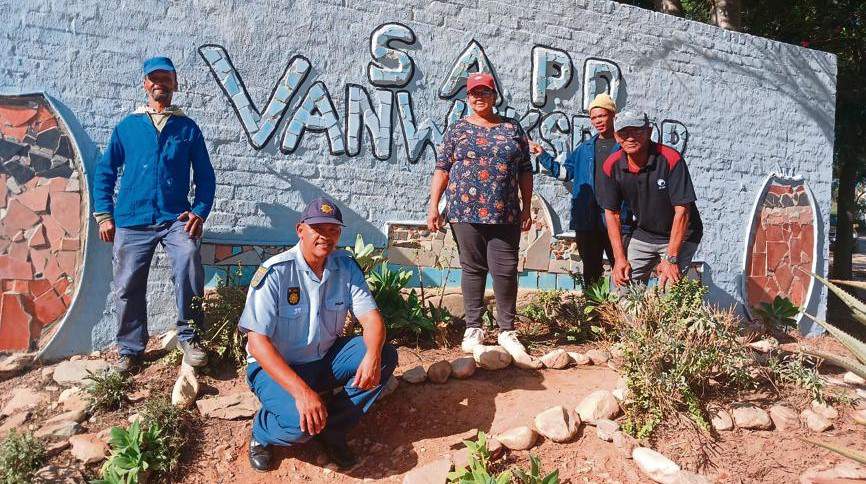 Polisiestasie kry ’n verf vir winter | Son