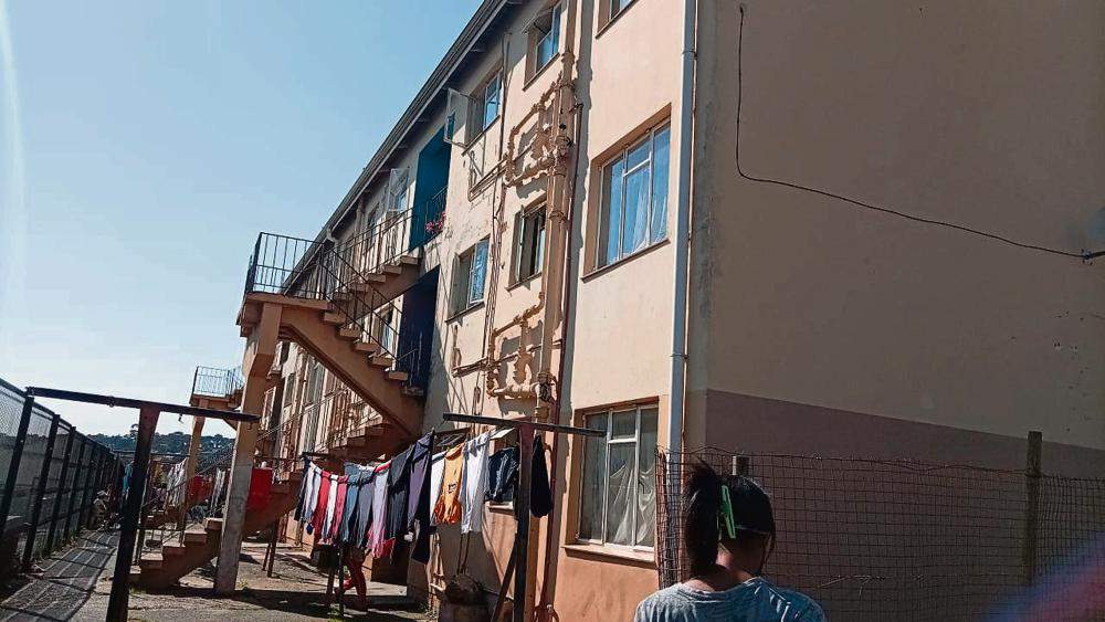 Oorle antie se mense moet uit | Son