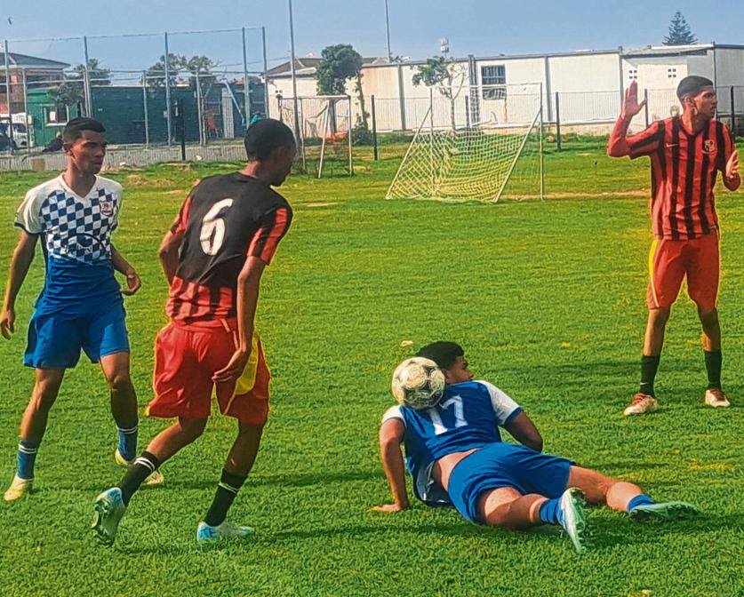 ‘Klubs in Kaap wys nou tande’ | Son