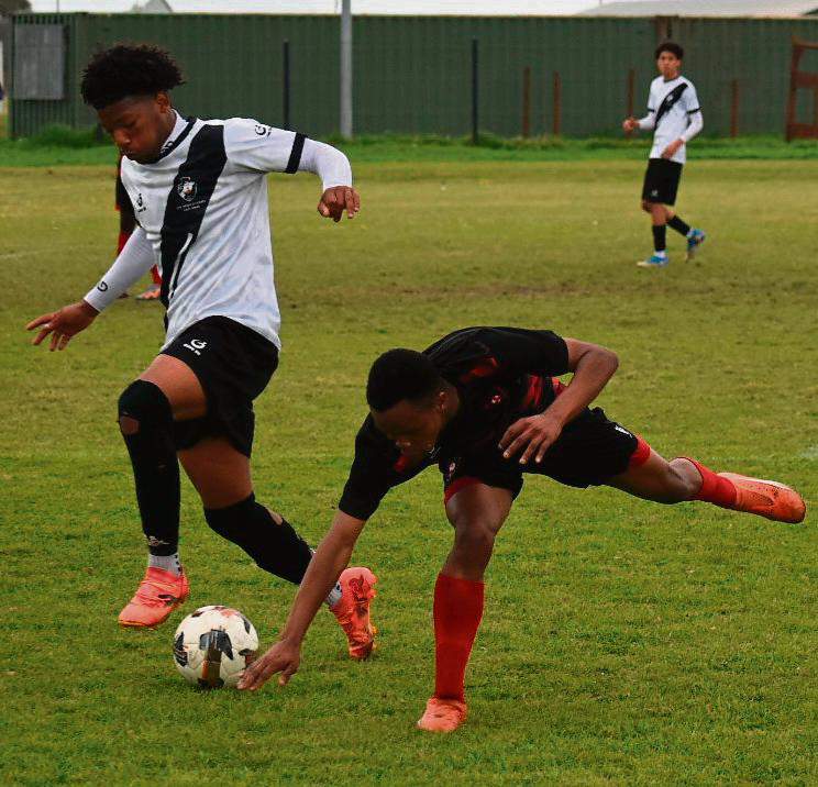 ‘Klubs in Kaap wys nou tande’ | Son
