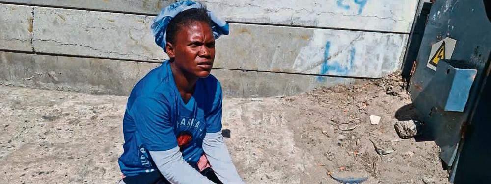 Anovuyo se broer uit ouers se sorg | Son