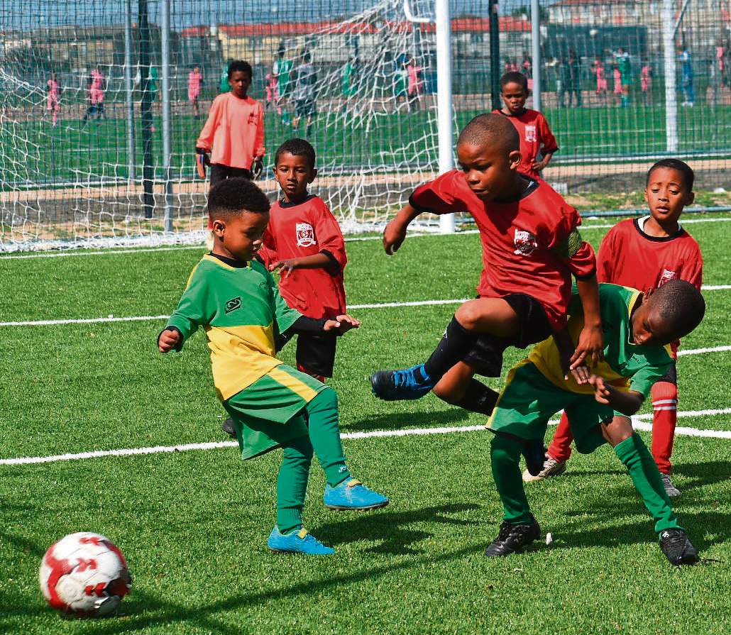 Manenberg is nou oppie ball | Son
