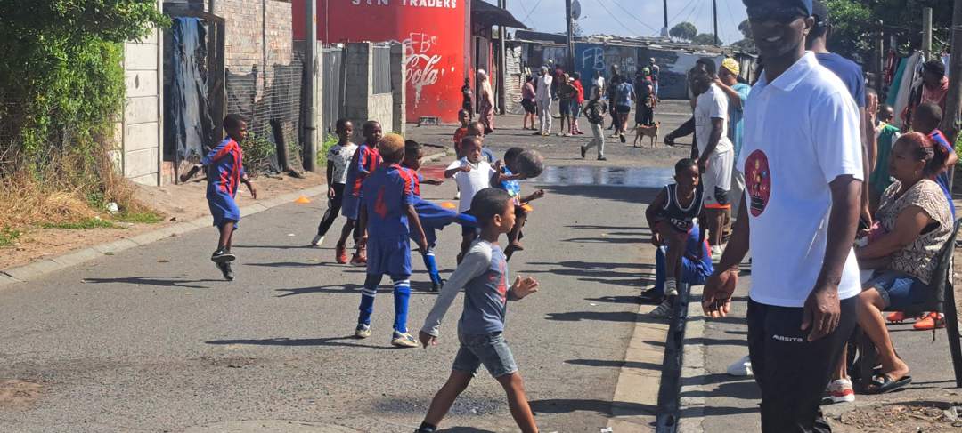 Heideveld se strate word sokkerveld | Son