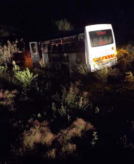 Diens gehou vir rugbyklub ná bus pad verlaat | Son