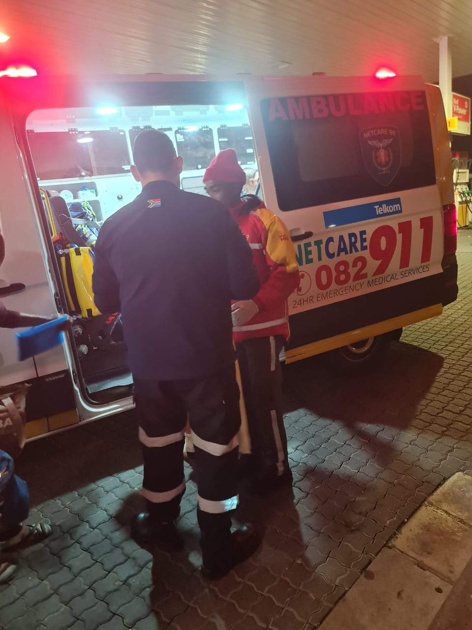 Petroljoggie help vrou se baba vang | Son